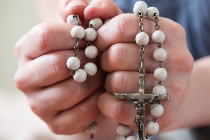 Pray the Holy Rosary